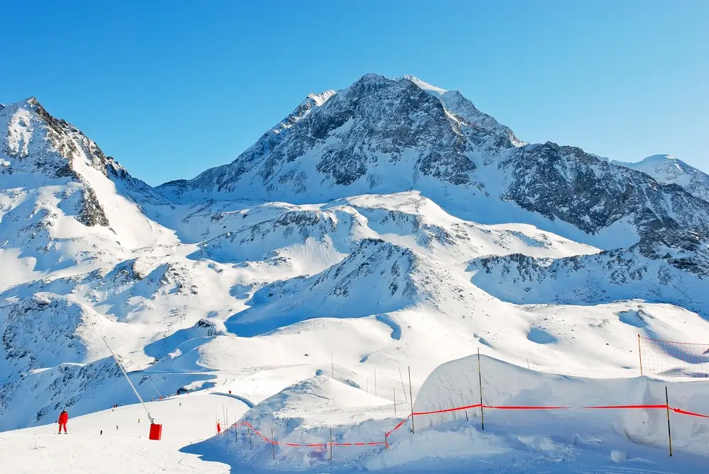 Montchavin Transfers & Ski Resort Guide | Snowcompare
